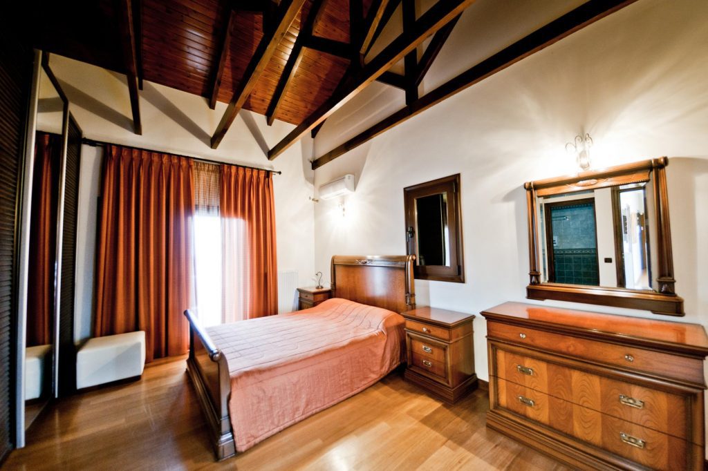 Luxurious 4 bedroom villa with pool, gardens and sea views